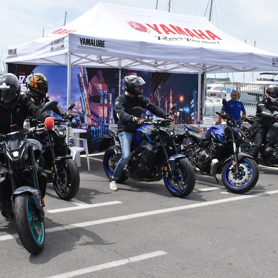 El Yamaha HyperNaked Test Ride es trasllada al Club Nàutic Cambrils per ...