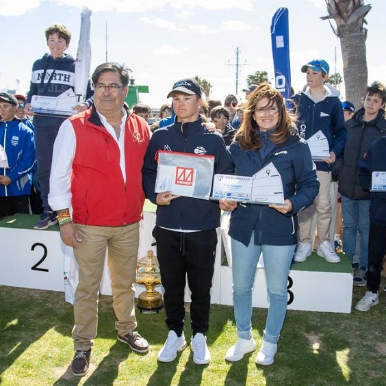 Iker Múgica, regatista del Club Nàutic Cambrils, campió de l'Optimist ...
